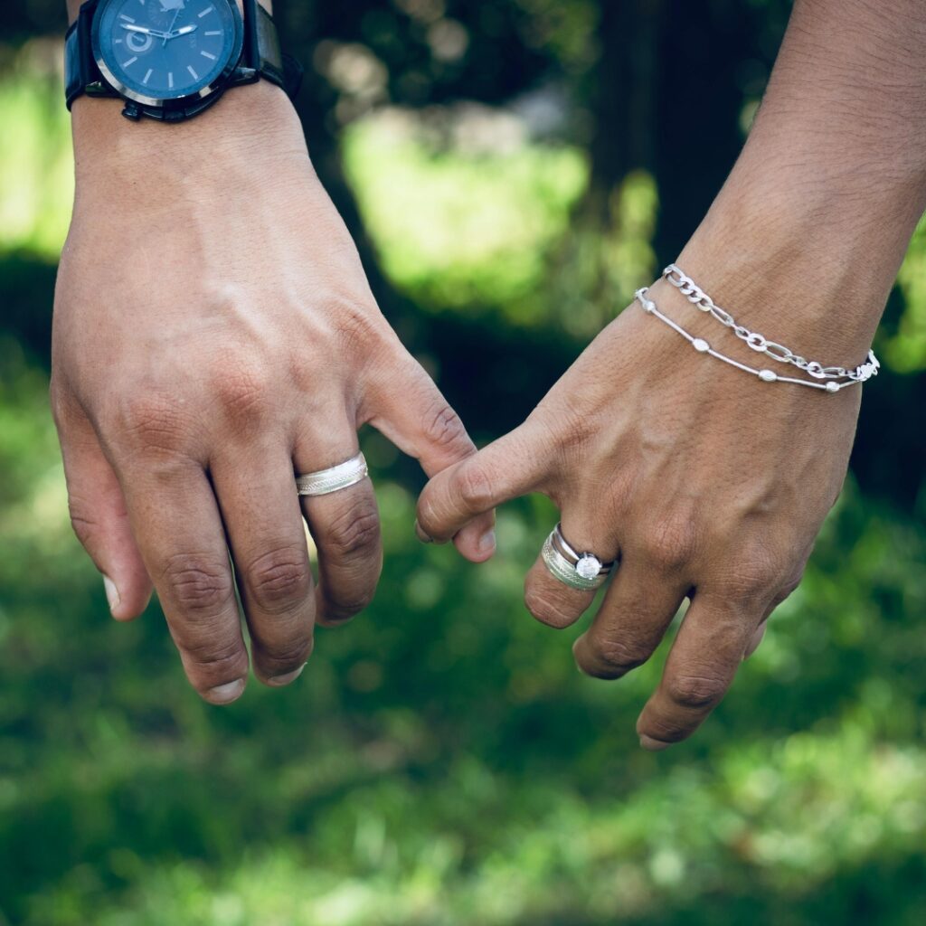10 Signs That Two Souls Are Connected, No Matter the Distance